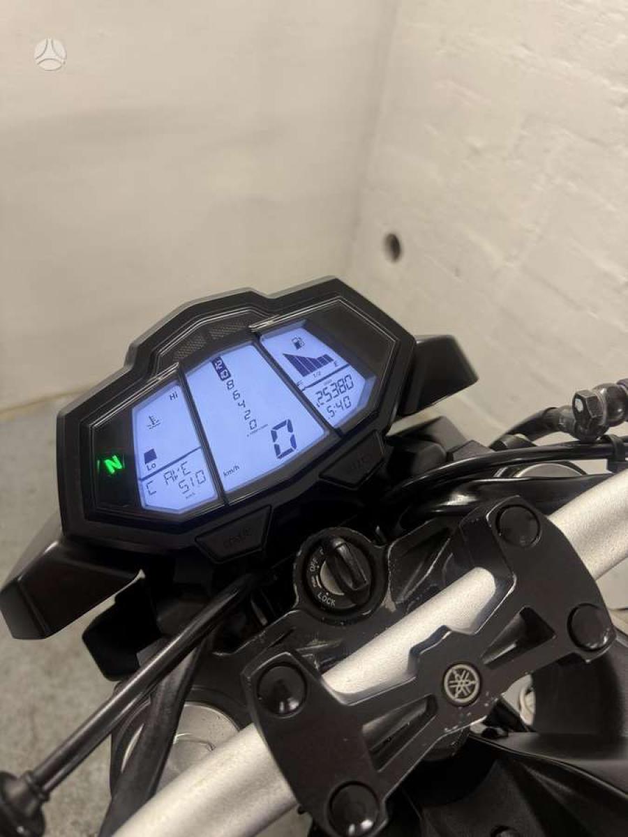 Black Yamaha MT 125 2015 in Vilkaviskis, with an engine capacity of 0.13 L and mileage of 25 thousand km for 2199 €, photo 20 on AUTOMOTO.COM.LV