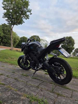 Black Yamaha MT 125 2015 in Kretinga, with an engine capacity of 0.13 L and mileage of 37 thousand km for 2050 €, photo 3 on AUTOMOTO.COM.LV