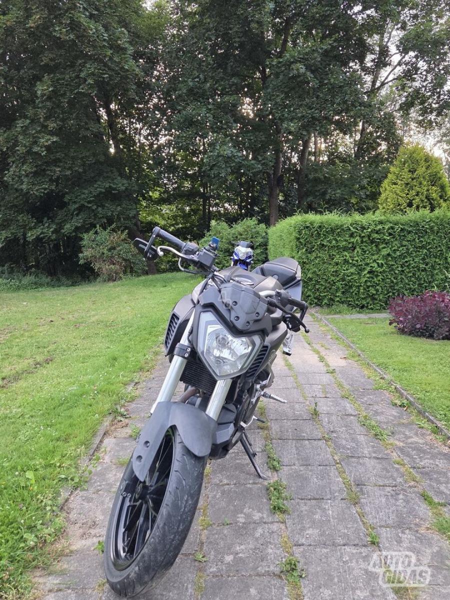 Black Yamaha MT 125 2015 in Kretinga, with an engine capacity of 0.13 L and mileage of 37 thousand km for 2050 €, photo 5 on AUTOMOTO.COM.LV