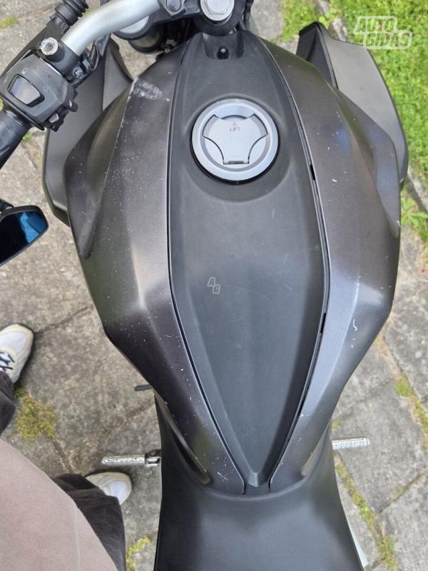 Black Yamaha MT 125 2015 in Kretinga, with an engine capacity of 0.13 L and mileage of 37 thousand km for 2100 €, photo 9 on AUTOMOTO.COM.LV