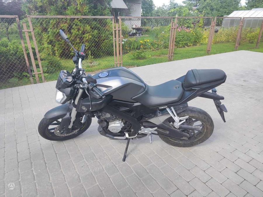 Black Yamaha MT 125 2016 in Vilnius, with an engine capacity of 0.00 L and mileage of 24 thousand km for 1800 €, photo 4 on AUTOMOTO.COM.LV