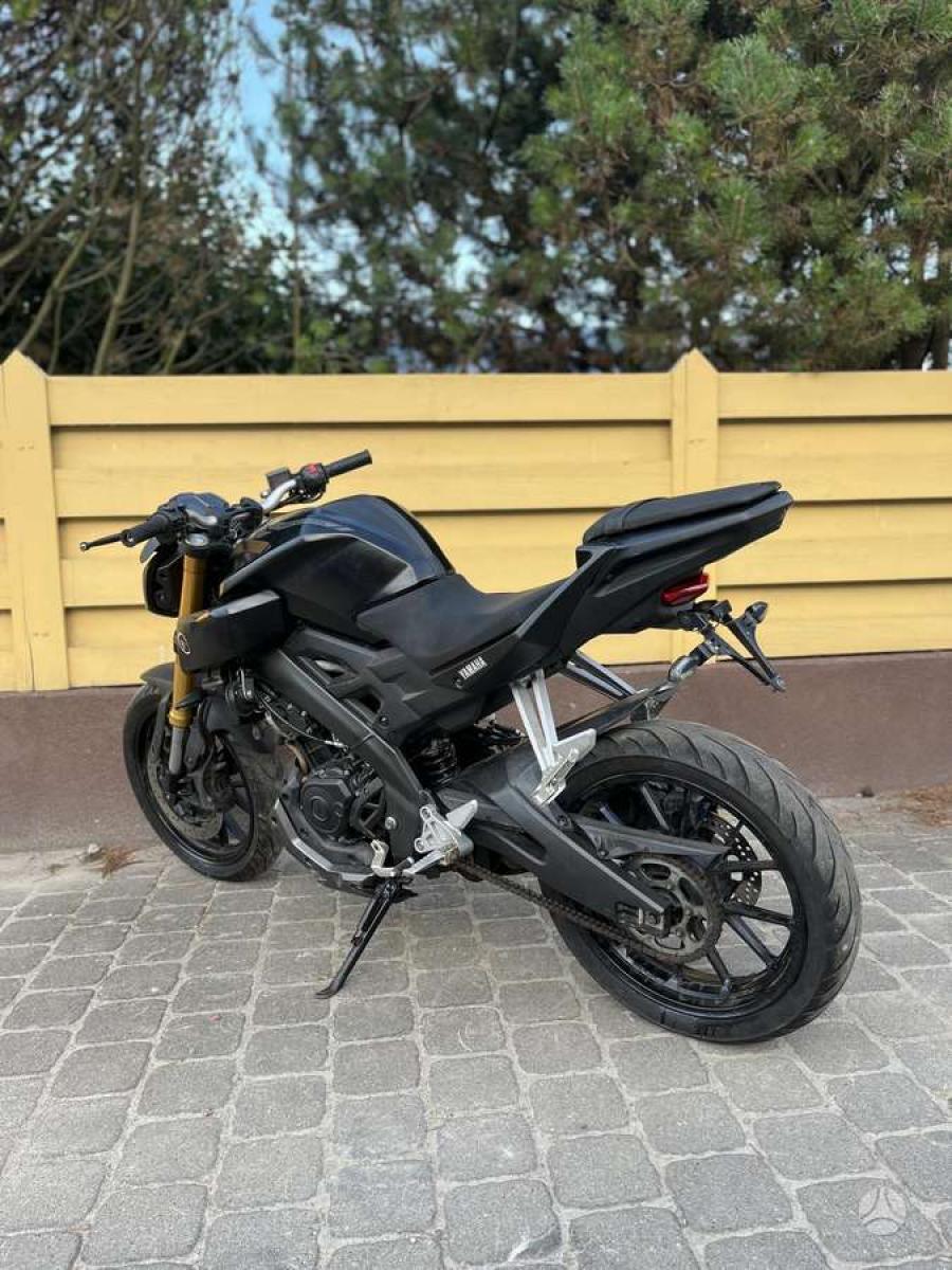 Black Yamaha MT 125 2016 in Kretinga, with an engine capacity of 0.13 L and mileage of 48 thousand km for 1480 €, photo 7 on AUTOMOTO.COM.LV