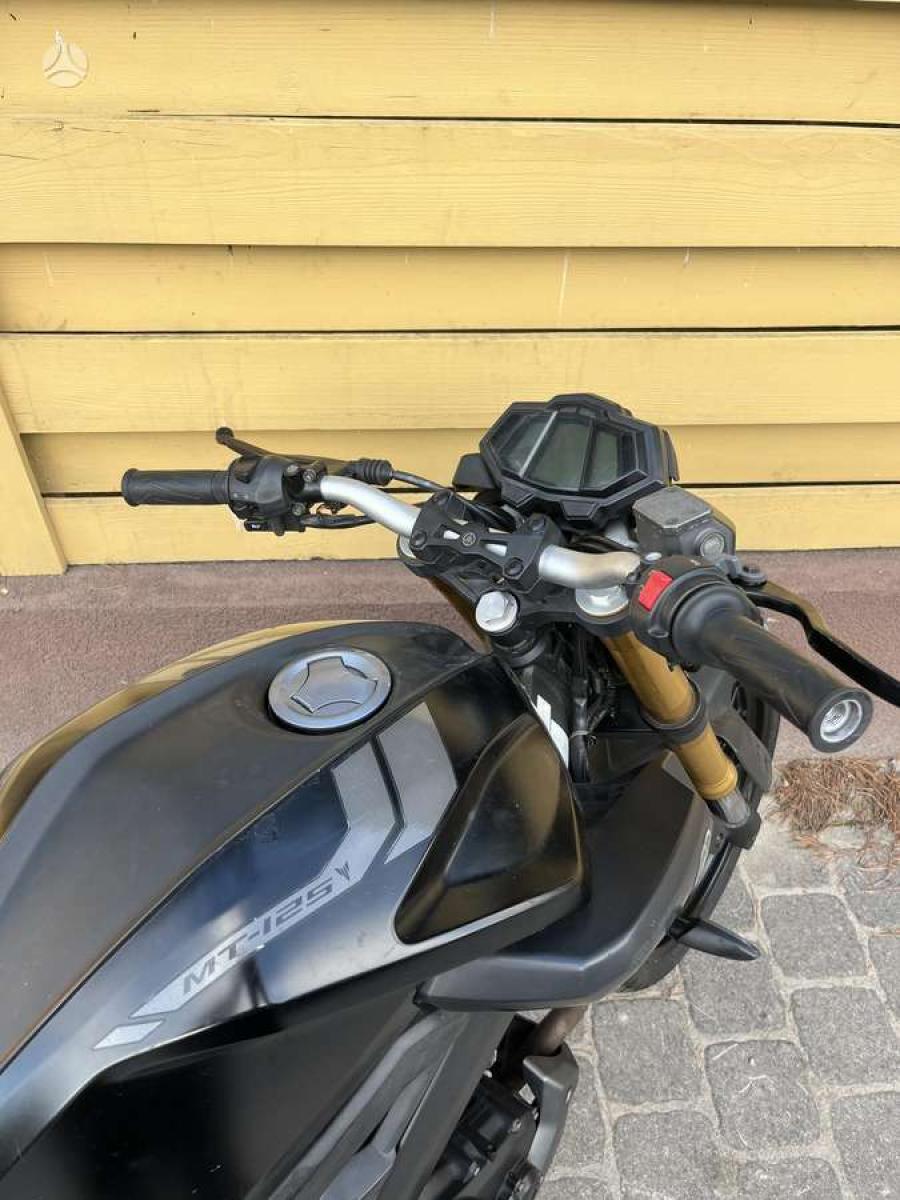 Black Yamaha MT 125 2016 in Kretinga, with an engine capacity of 0.13 L and mileage of 48 thousand km for 1480 €, photo 12 on AUTOMOTO.COM.LV