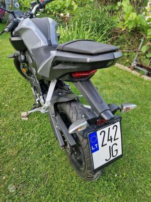 Melns Yamaha MT 125 2017 Viļņa, ar dzinēja tilpumu 0.00 L un nobraukumu 16 tūkst. km par 2450 €, foto 8 vietnē AUTOMOTO.COM.LV