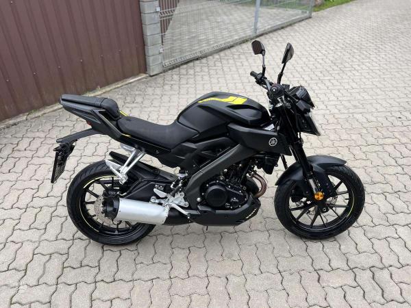 Black Yamaha MT 125 2017 in Prienai, with an engine capacity of 0.13 L and mileage of 19 thousand km for 2699 €, photo 4 on AUTOMOTO.COM.LV