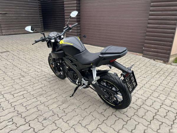 Black Yamaha MT 125 2017 in Prienai, with an engine capacity of 0.13 L and mileage of 19 thousand km for 2699 €, photo 7 on AUTOMOTO.COM.LV