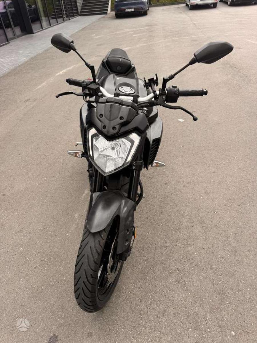 Black Yamaha MT 125 2017 in Vilnius, with an engine capacity of 0.13 L and mileage of 29 thousand km for 2500 €, photo 3 on AUTOMOTO.COM.LV