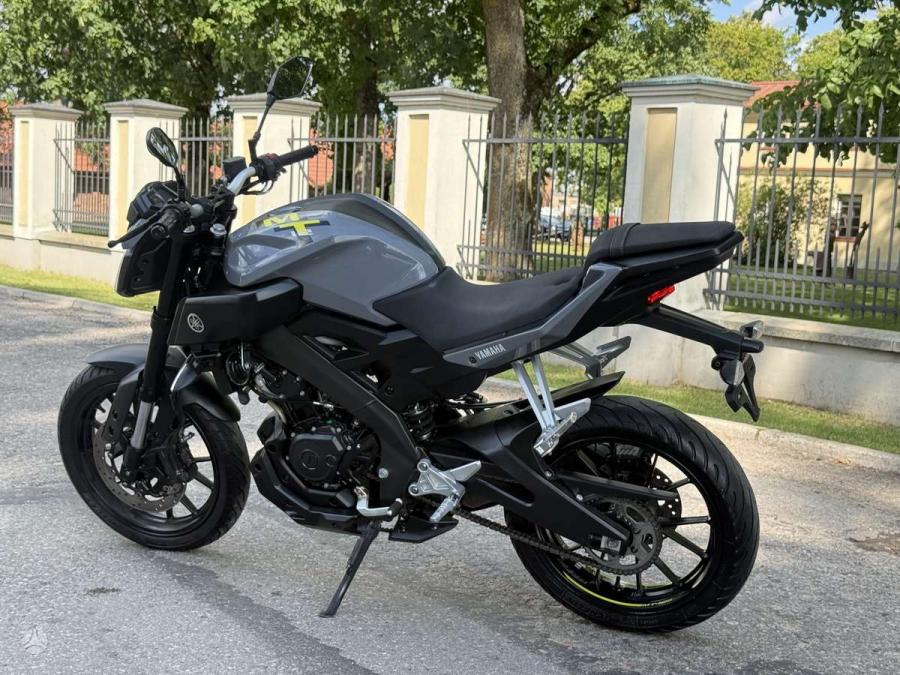 Melns Yamaha MT 125 2017 Vilkaviškis, ar dzinēja tilpumu 0.13 L un nobraukumu 23 tūkst. km par 2450 €, foto 18 vietnē AUTOMOTO.COM.LV