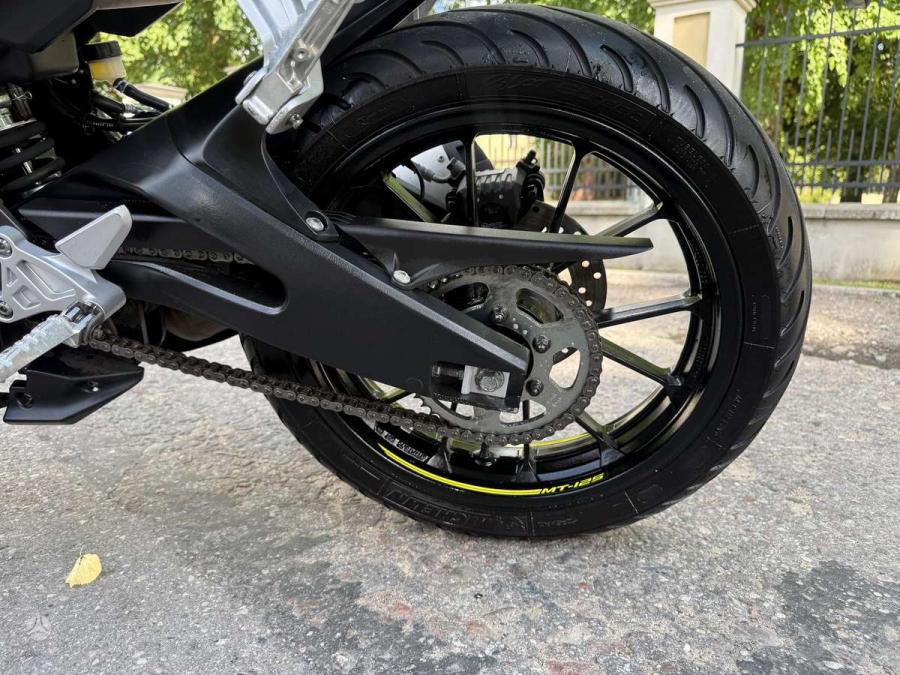 Melns Yamaha MT 125 2017 Vilkaviškis, ar dzinēja tilpumu 0.13 L un nobraukumu 23 tūkst. km par 2450 €, foto 20 vietnē AUTOMOTO.COM.LV
