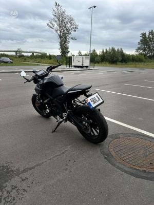 Черный Ямаха MT 125 2020 в Клайпеда, объемом двигателя 0.13 л и пробегом 22 тыс. км за 3600 €, фото 5 на AUTOMOTO.COM.LV