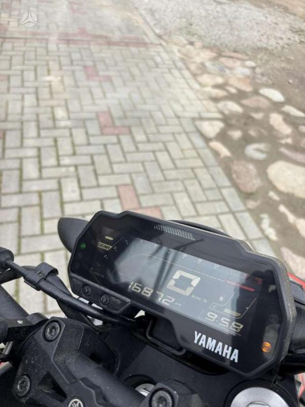Black Yamaha MT 125 2020 in Kretinga, with an engine capacity of 0.13 L and mileage of 17 thousand km for 3300 €, photo 5 on AUTOMOTO.COM.LV