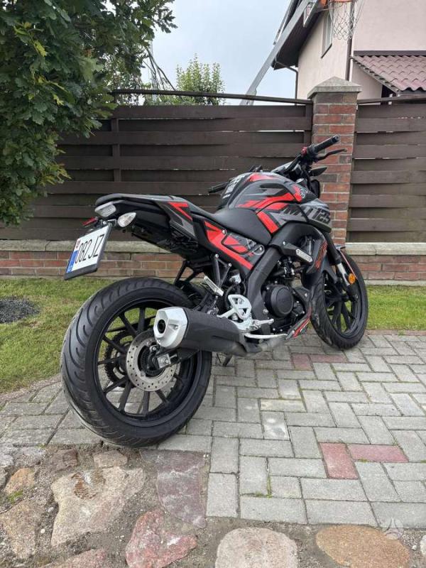 Black Yamaha MT 125 2020 in Kretinga, with an engine capacity of 0.13 L and mileage of 17 thousand km for 3300 €, photo 8 on AUTOMOTO.COM.LV