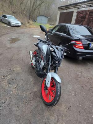 Black Yamaha MT 125 2021 in Vilnius, with an engine capacity of 0.13 L and mileage of 12 thousand km for 3450 €, photo 5 on AUTOMOTO.COM.LV