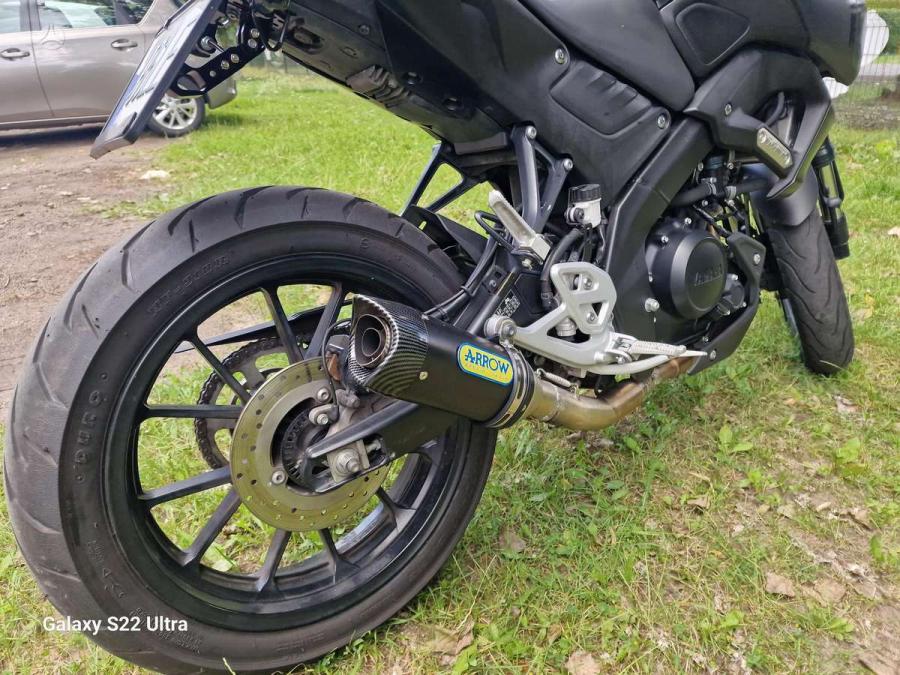 Black Yamaha MT 125 2021 in Panevezys, with an engine capacity of 0.13 L and mileage of 16 thousand km for 3400 €, photo 4 on AUTOMOTO.COM.LV