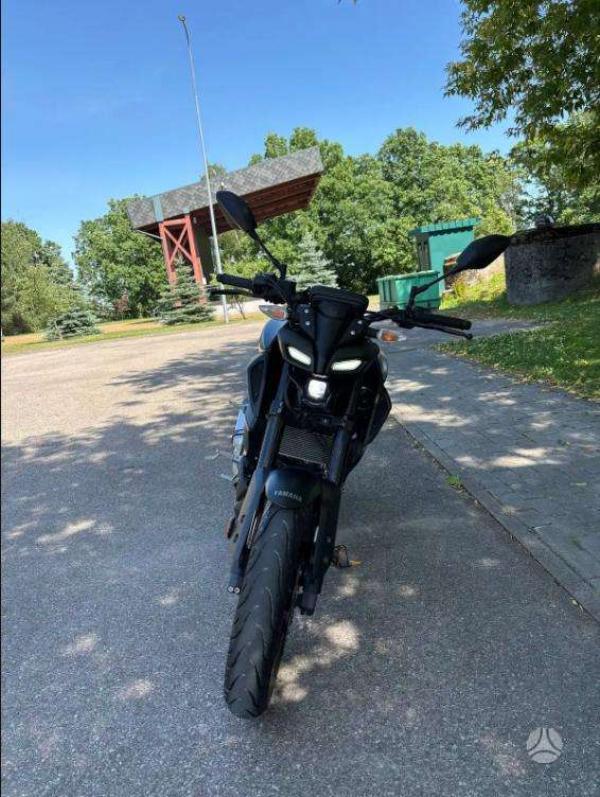 Black Yamaha MT 125 2024 in Raseiniai, with an engine capacity of 0.13 L and mileage of 4 thousand km for 4700 €, photo 3 on AUTOMOTO.COM.LV