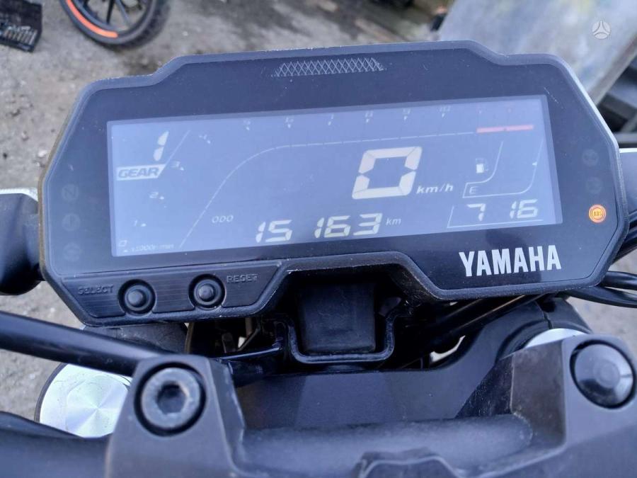 Black Yamaha MT 125 2024 in Klaipeda, with an engine capacity of 0.13 L and mileage of 15 thousand km for 3800 €, photo 4 on AUTOMOTO.COM.LV