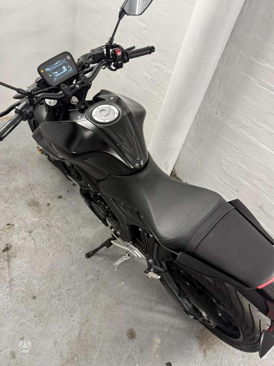 Черный Ямаха MT 125 2024 в Мариямполе, объемом двигателя 0.13 л и пробегом 8 тыс. км за 3930 €, фото 31 на AUTOMOTO.COM.LV