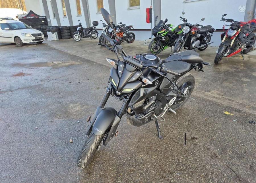 Melns Yamaha MT 125 2025 Viļņa, ar dzinēja tilpumu 0.13 L un nobraukumu 2 tūkst. km par 5000 €, foto 2 vietnē AUTOMOTO.COM.LV