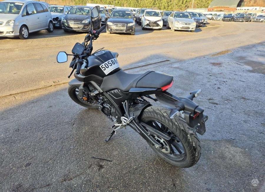 Melns Yamaha MT 125 2025 Viļņa, ar dzinēja tilpumu 0.13 L un nobraukumu 2 tūkst. km par 5000 €, foto 3 vietnē AUTOMOTO.COM.LV