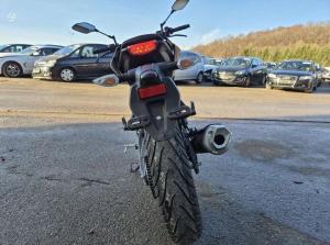 Melns Yamaha MT 125 2025 Viļņa, ar dzinēja tilpumu 0.13 L un nobraukumu 2 tūkst. km par 5000 €, foto 6 vietnē AUTOMOTO.COM.LV