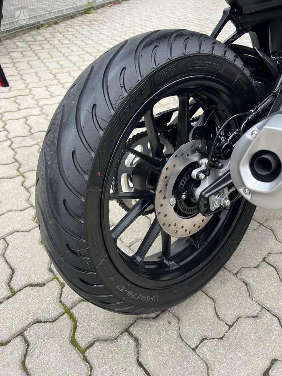 Black Yamaha MT 125 2025 in Prienai, with an engine capacity of 0.13 L and mileage of 5 thousand km for 3950 €, photo 18 on AUTOMOTO.COM.LV