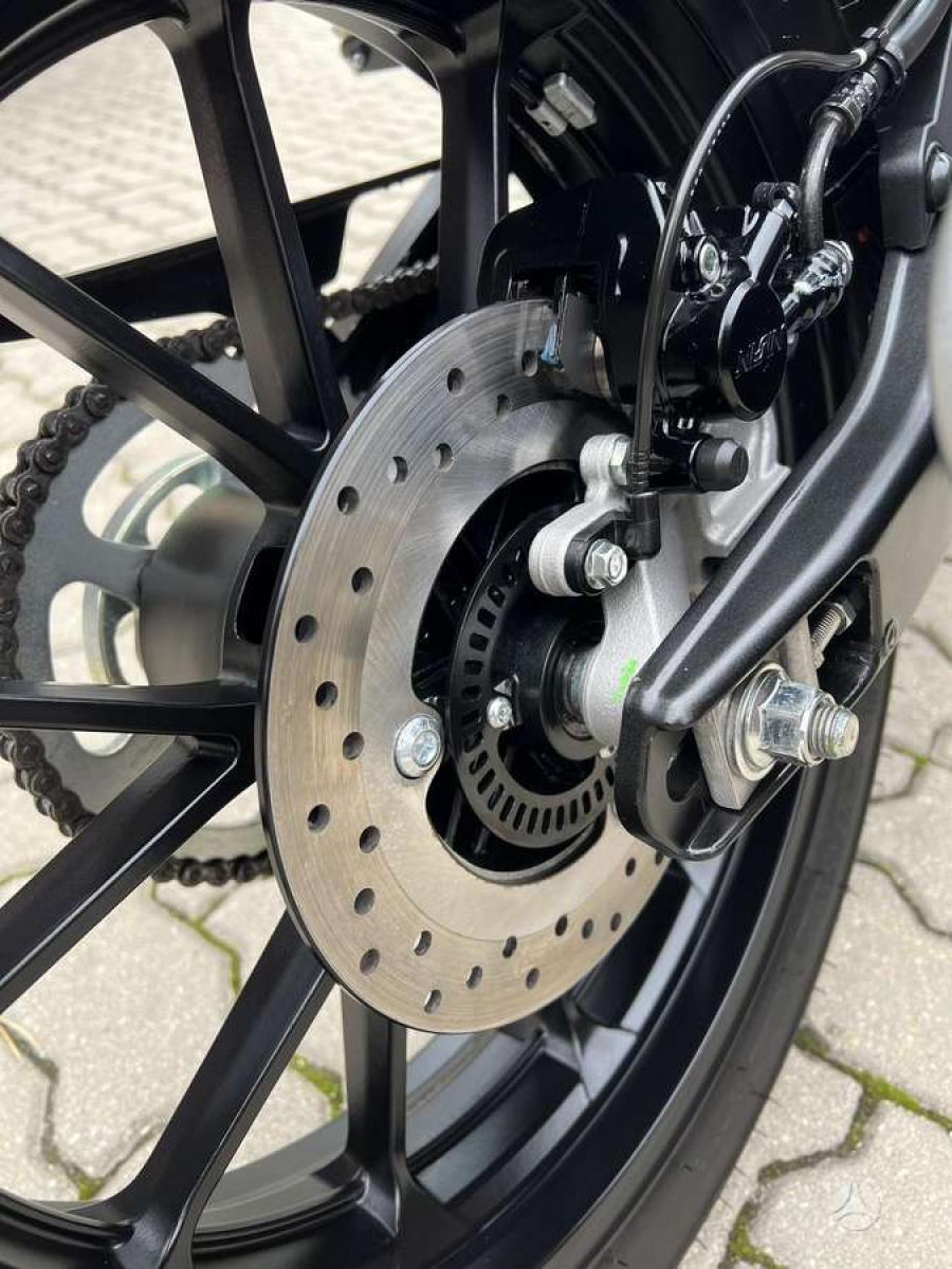 Black Yamaha MT 125 2025 in Prienai, with an engine capacity of 0.13 L and mileage of 5 thousand km for 3950 €, photo 21 on AUTOMOTO.COM.LV