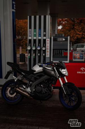 Grey Yamaha MT 125 2015 in Panevezys, with an engine capacity of 0.13 L and mileage of 35 thousand km for 2600 €, photo 3 on AUTOMOTO.COM.LV