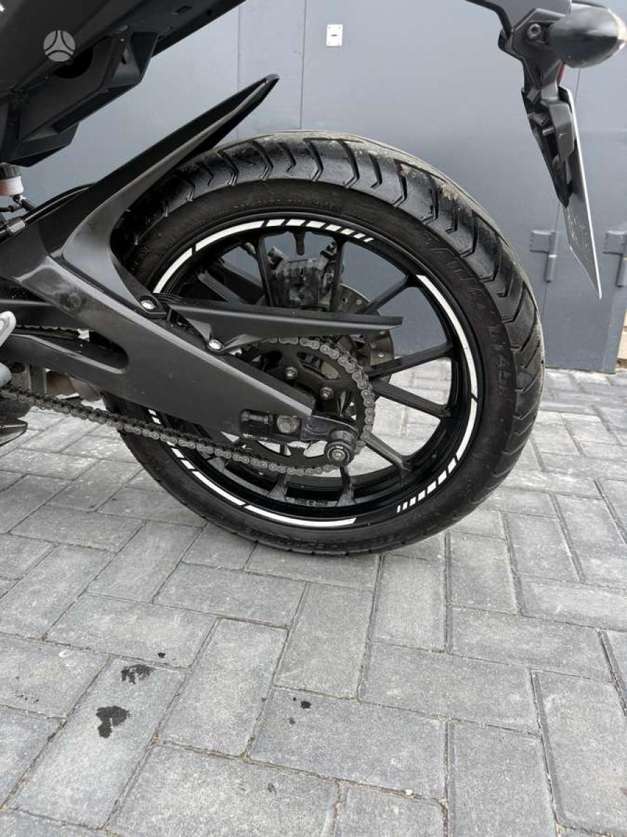 Grey Yamaha MT 125 2015 in Vilkaviskis, with an engine capacity of 0.13 L and mileage of 21 thousand km for 2400 €, photo 16 on AUTOMOTO.COM.LV