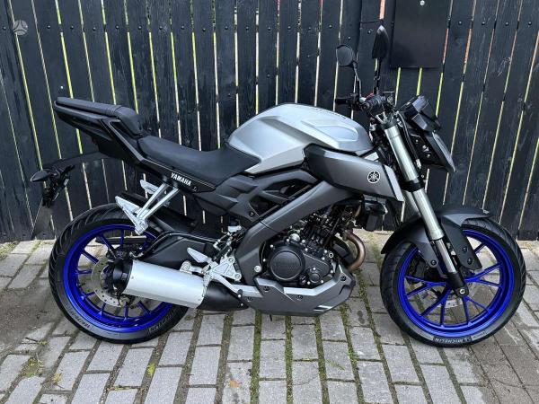 Pelēks Yamaha MT 125 2015 Prienai, ar dzinēja tilpumu 0.13 L un nobraukumu 19 tūkst. km par 2550 €, foto 3 vietnē AUTOMOTO.COM.LV