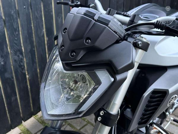 Pelēks Yamaha MT 125 2015 Prienai, ar dzinēja tilpumu 0.13 L un nobraukumu 19 tūkst. km par 2550 €, foto 7 vietnē AUTOMOTO.COM.LV