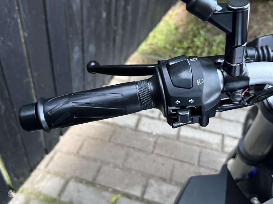 Pelēks Yamaha MT 125 2015 Prienai, ar dzinēja tilpumu 0.13 L un nobraukumu 19 tūkst. km par 2550 €, foto 22 vietnē AUTOMOTO.COM.LV