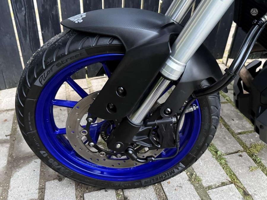 Pelēks Yamaha MT 125 2015 Prienai, ar dzinēja tilpumu 0.13 L un nobraukumu 19 tūkst. km par 2550 €, foto 33 vietnē AUTOMOTO.COM.LV