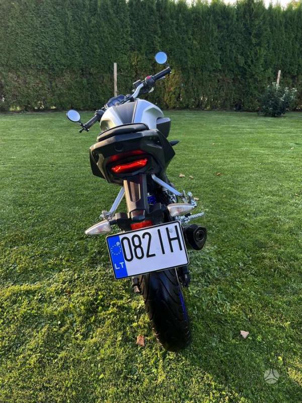 Pelēks Yamaha MT 125 2016 Anykščiai, ar dzinēja tilpumu 0.13 L un nobraukumu 32 tūkst. km par 3100 €, foto 7 vietnē AUTOMOTO.COM.LV