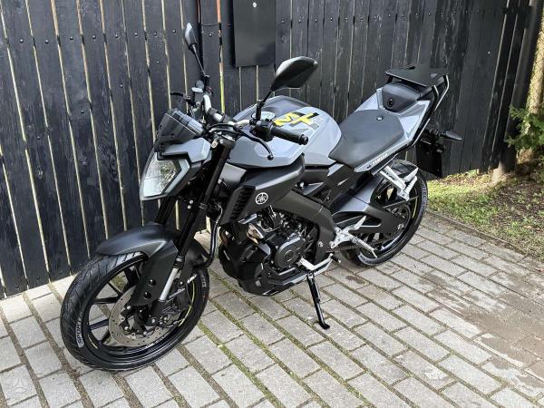 Pelēks Yamaha MT 125 2016 Prienai, ar dzinēja tilpumu 0.13 L un nobraukumu 16 tūkst. km par 2650 €, foto 2 vietnē AUTOMOTO.COM.LV