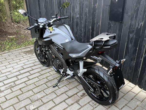 Pelēks Yamaha MT 125 2016 Prienai, ar dzinēja tilpumu 0.13 L un nobraukumu 16 tūkst. km par 2650 €, foto 4 vietnē AUTOMOTO.COM.LV