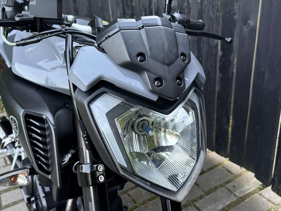 Grey Yamaha MT 125 2016 in Prienai, with an engine capacity of 0.13 L and mileage of 16 thousand km for 2650 €, photo 12 on AUTOMOTO.COM.LV