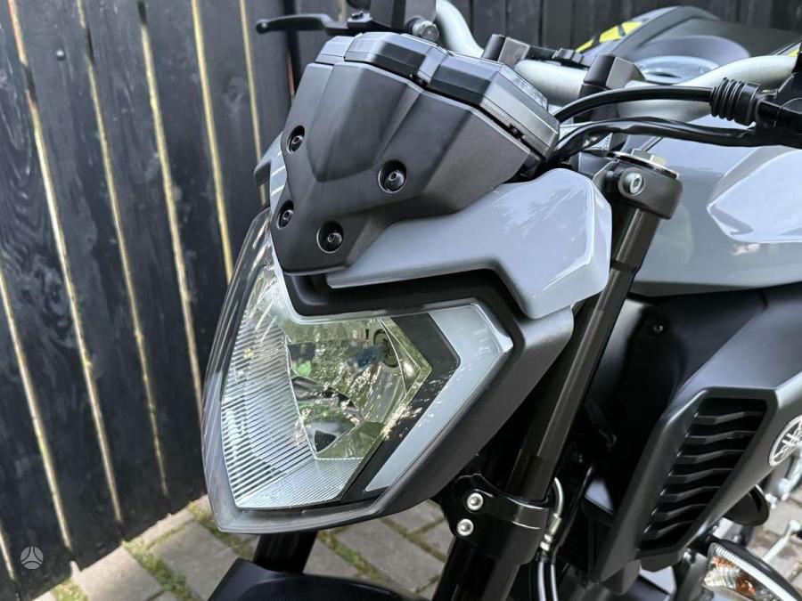 Grey Yamaha MT 125 2016 in Prienai, with an engine capacity of 0.13 L and mileage of 16 thousand km for 2650 €, photo 13 on AUTOMOTO.COM.LV