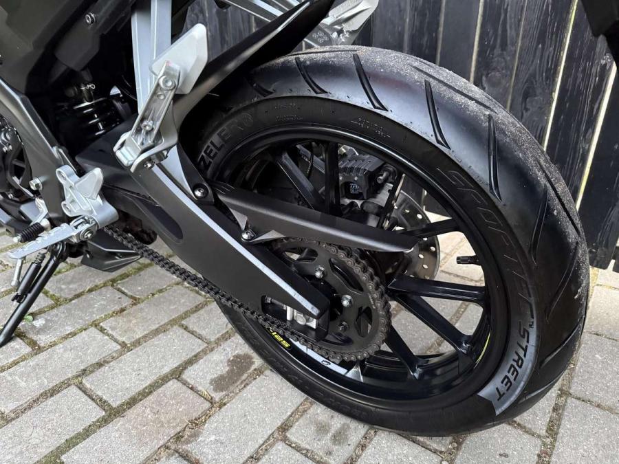 Grey Yamaha MT 125 2016 in Prienai, with an engine capacity of 0.13 L and mileage of 16 thousand km for 2650 €, photo 30 on AUTOMOTO.COM.LV