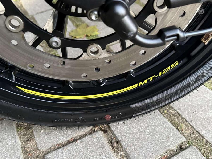 Grey Yamaha MT 125 2016 in Prienai, with an engine capacity of 0.13 L and mileage of 16 thousand km for 2650 €, photo 40 on AUTOMOTO.COM.LV