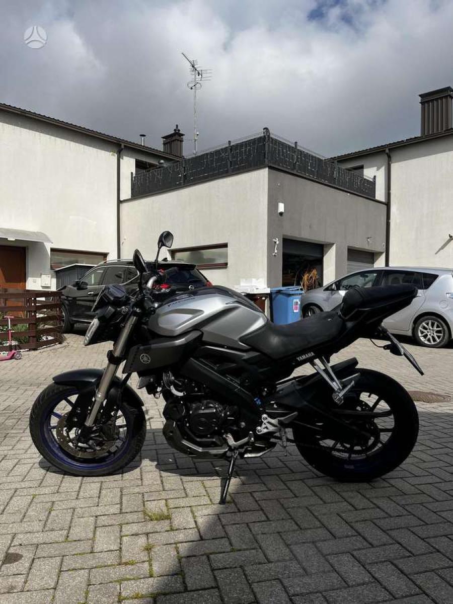 Pelēks Yamaha MT 125 2016 Kauņa, ar dzinēja tilpumu 0.13 L un nobraukumu 20 tūkst. km par 2000 €, foto 1 vietnē AUTOMOTO.COM.LV