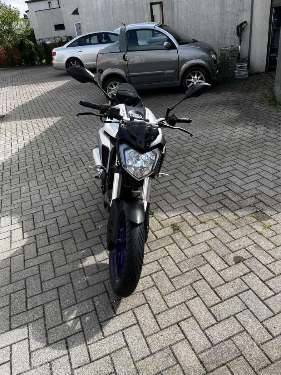 Pelēks Yamaha MT 125 2016 Kauņa, ar dzinēja tilpumu 0.13 L un nobraukumu 20 tūkst. km par 2000 €, foto 5 vietnē AUTOMOTO.COM.LV