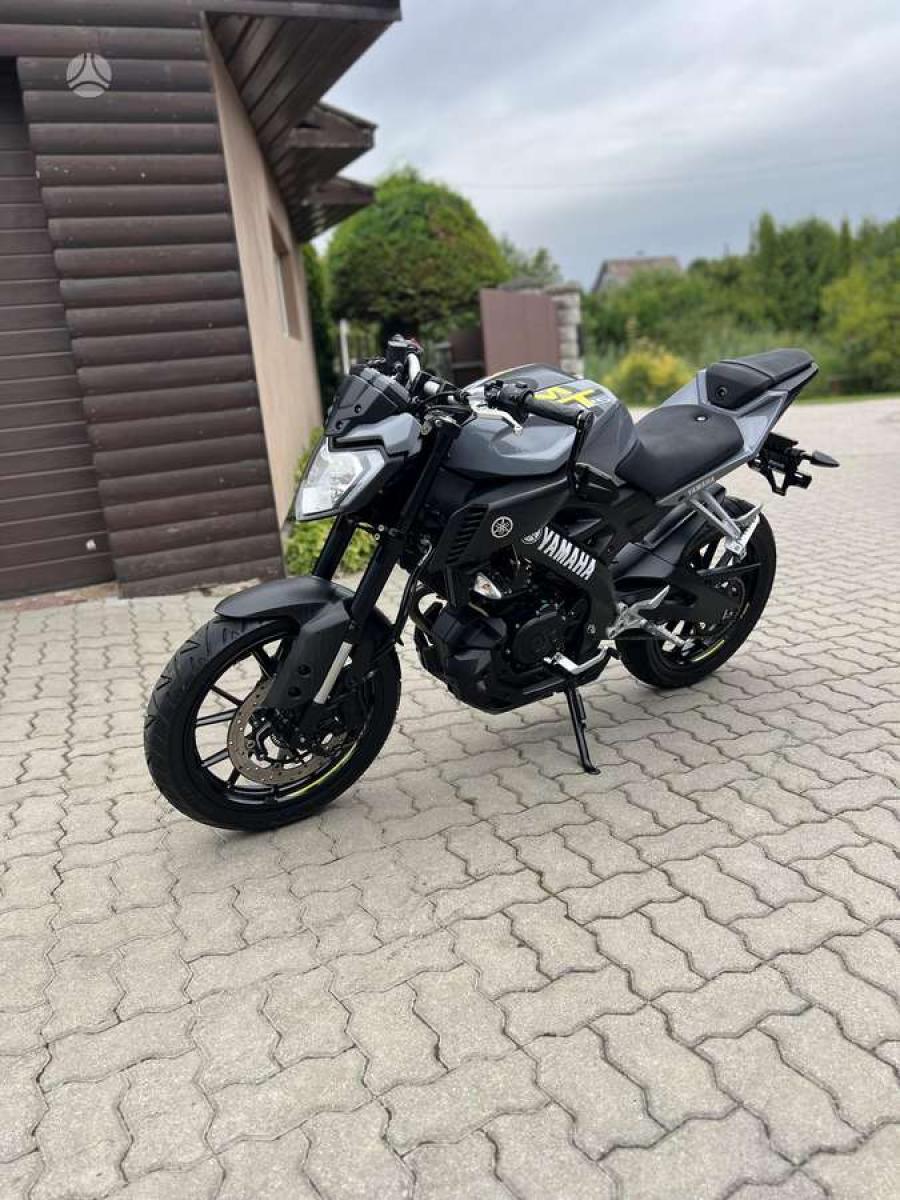 Pelēks Yamaha MT 125 2016 Prienai, ar dzinēja tilpumu 0.13 L un nobraukumu 19 tūkst. km par 2550 €, foto 3 vietnē AUTOMOTO.COM.LV