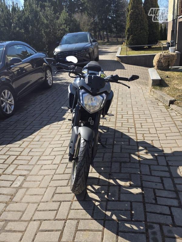 Pelēks Yamaha MT 125 2017 Raseiniai, ar dzinēja tilpumu 0.13 L un nobraukumu 24 tūkst. km par 2500 €, foto 3 vietnē AUTOMOTO.COM.LV