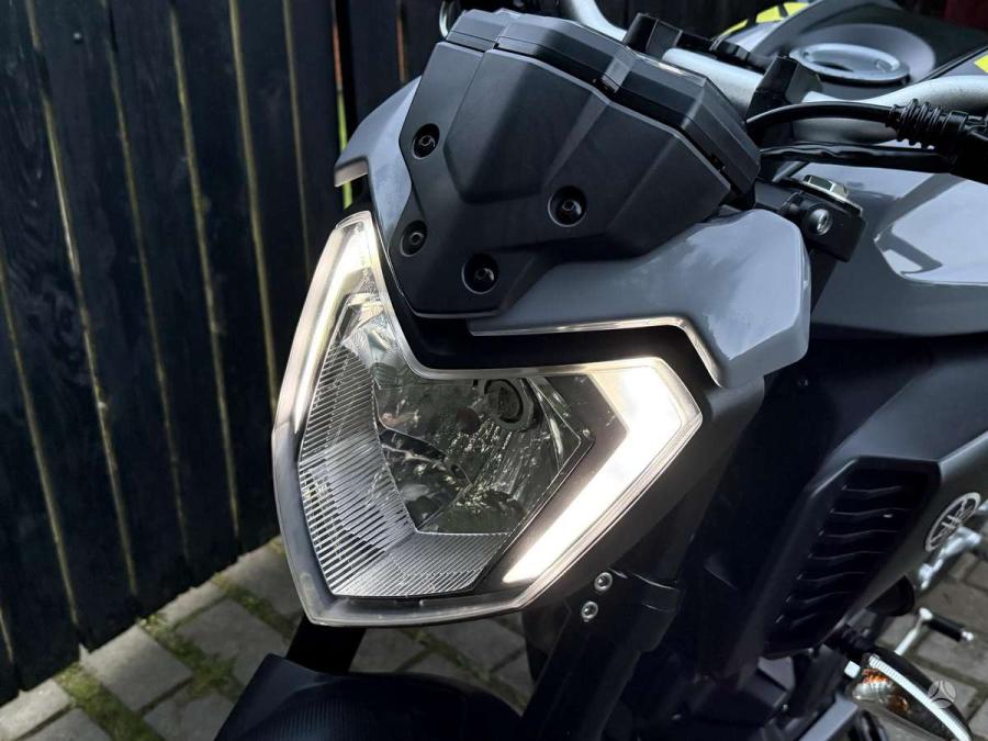 Pelēks Yamaha MT 125 2017 Prienai, ar dzinēja tilpumu 0.13 L un nobraukumu 22 tūkst. km par 2550 €, foto 13 vietnē AUTOMOTO.COM.LV