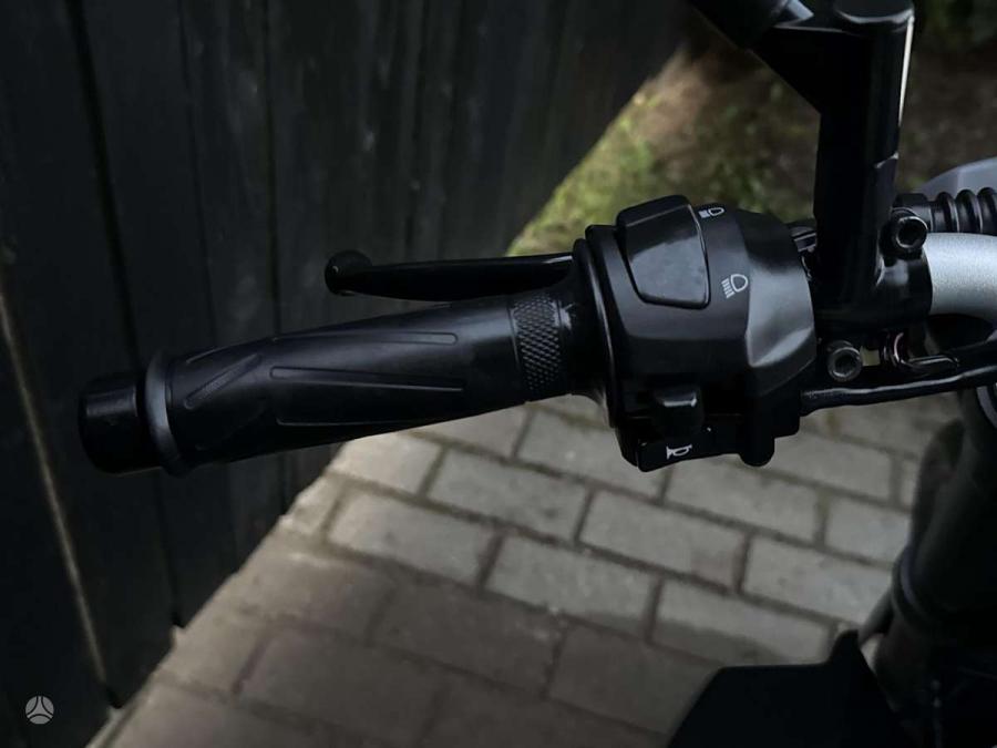 Pelēks Yamaha MT 125 2017 Prienai, ar dzinēja tilpumu 0.13 L un nobraukumu 22 tūkst. km par 2550 €, foto 36 vietnē AUTOMOTO.COM.LV