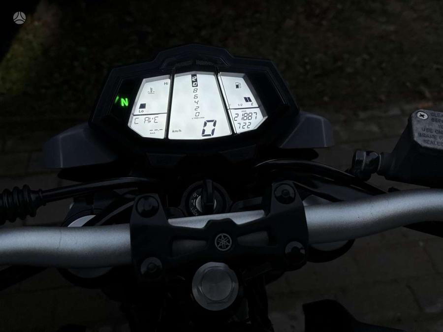 Pelēks Yamaha MT 125 2017 Prienai, ar dzinēja tilpumu 0.13 L un nobraukumu 22 tūkst. km par 2550 €, foto 38 vietnē AUTOMOTO.COM.LV