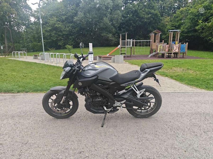 Grey Yamaha MT 125 2018 in Kazlu Ruda, with an engine capacity of 0.13 L and mileage of 25 thousand km for 2600 €, photo 3 on AUTOMOTO.COM.LV