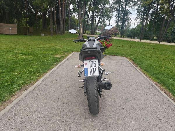 Pelēks Yamaha MT 125 2018 Kazlų Rūda, ar dzinēja tilpumu 0.13 L un nobraukumu 25 tūkst. km par 2600 €, foto 4 vietnē AUTOMOTO.COM.LV