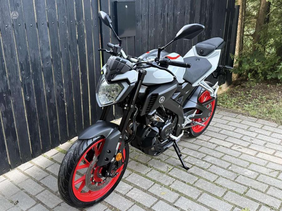 Pelēks Yamaha MT 125 2020 Prienai, ar dzinēja tilpumu 0.13 L un nobraukumu 16 tūkst. km par 2750 €, foto 3 vietnē AUTOMOTO.COM.LV