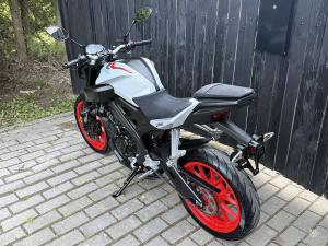 Pelēks Yamaha MT 125 2020 Prienai, ar dzinēja tilpumu 0.13 L un nobraukumu 16 tūkst. km par 2750 €, foto 7 vietnē AUTOMOTO.COM.LV